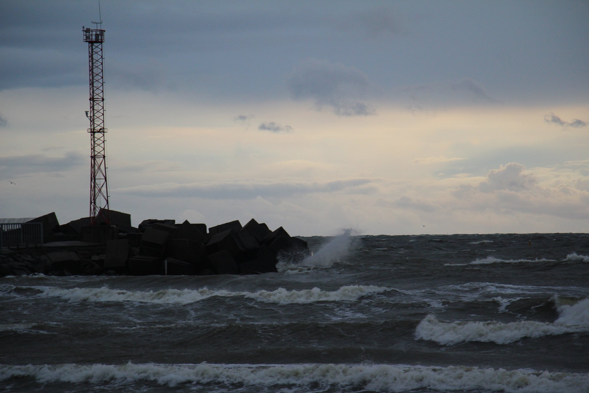 Border guards rescue four on Estonian boat in Baltic Sea - Delfi EN