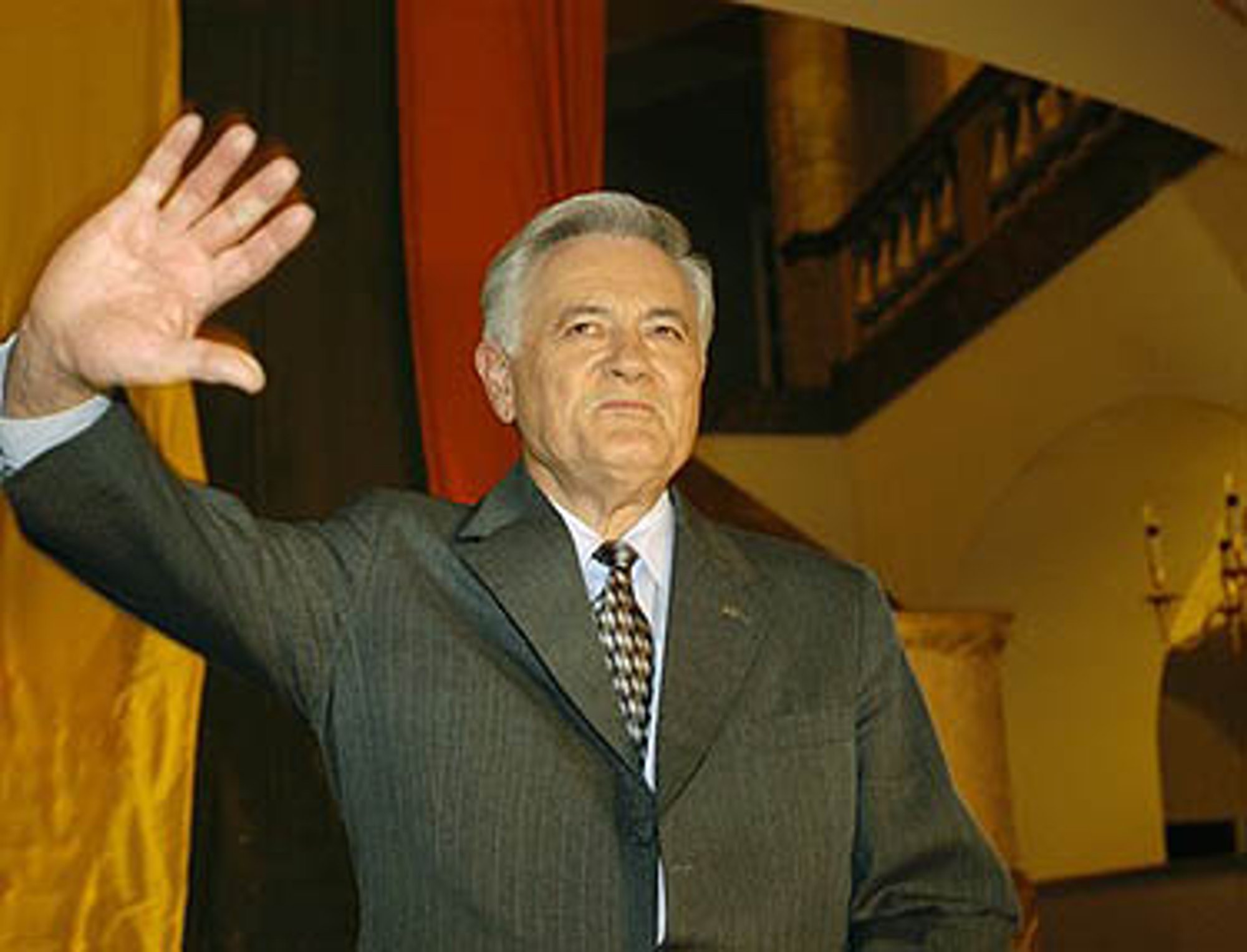 Adamkus apdovanojo grupę Lietuvos ir užsienio piliečių - Delfi