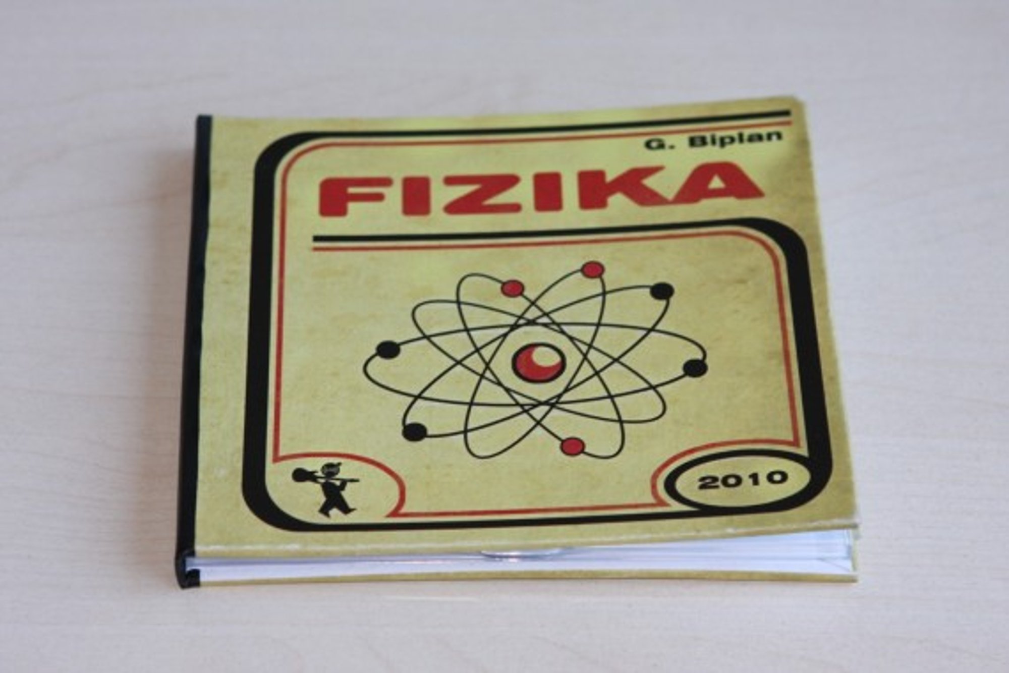 „Biplan“ nauja daina „Fizika“ apsigyveno rankų darbo dėkle (apklausa ...