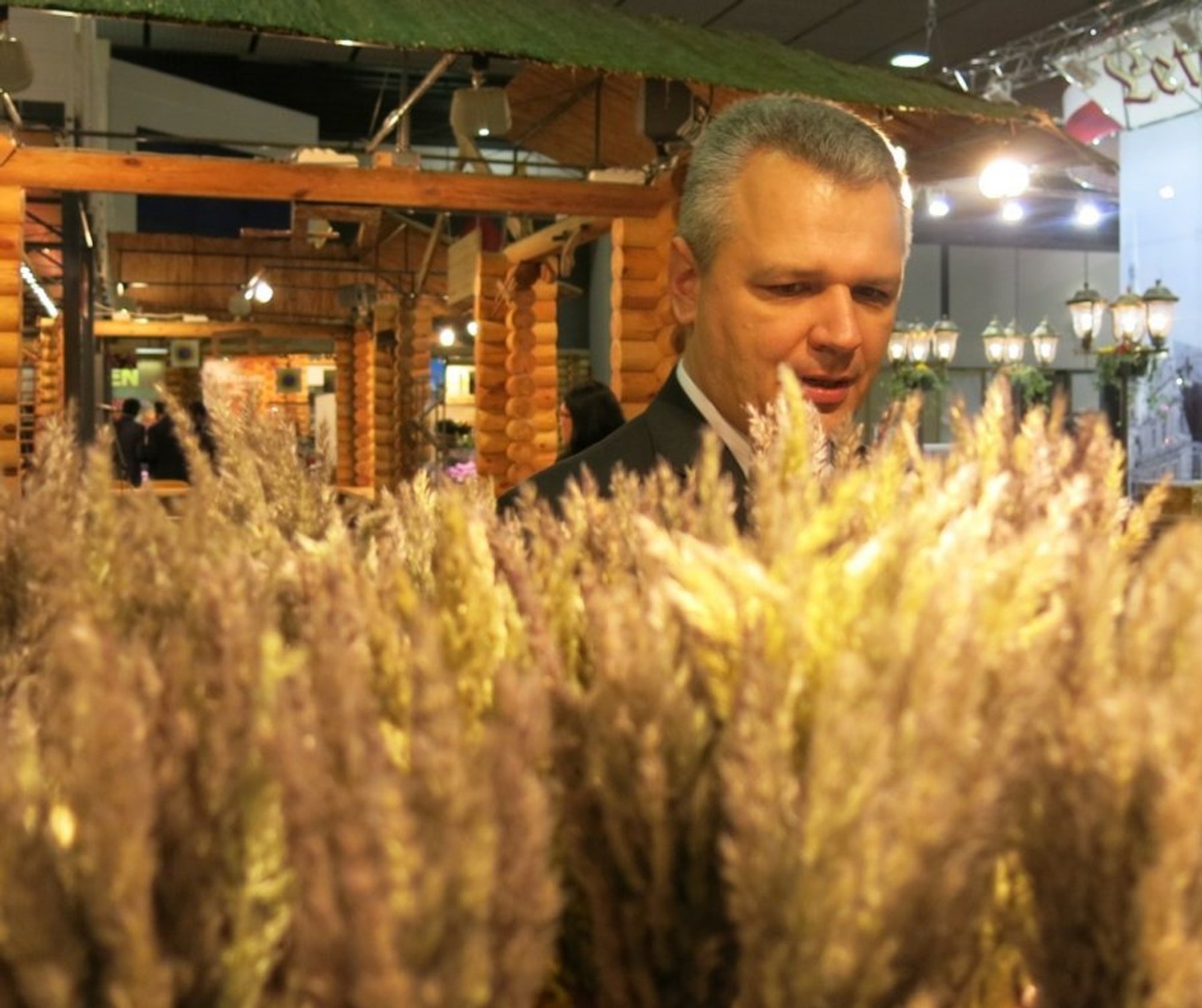 V. Juknai nepatinka siūlomas reikalavimas norintiems įsigyti žemę - Delfi