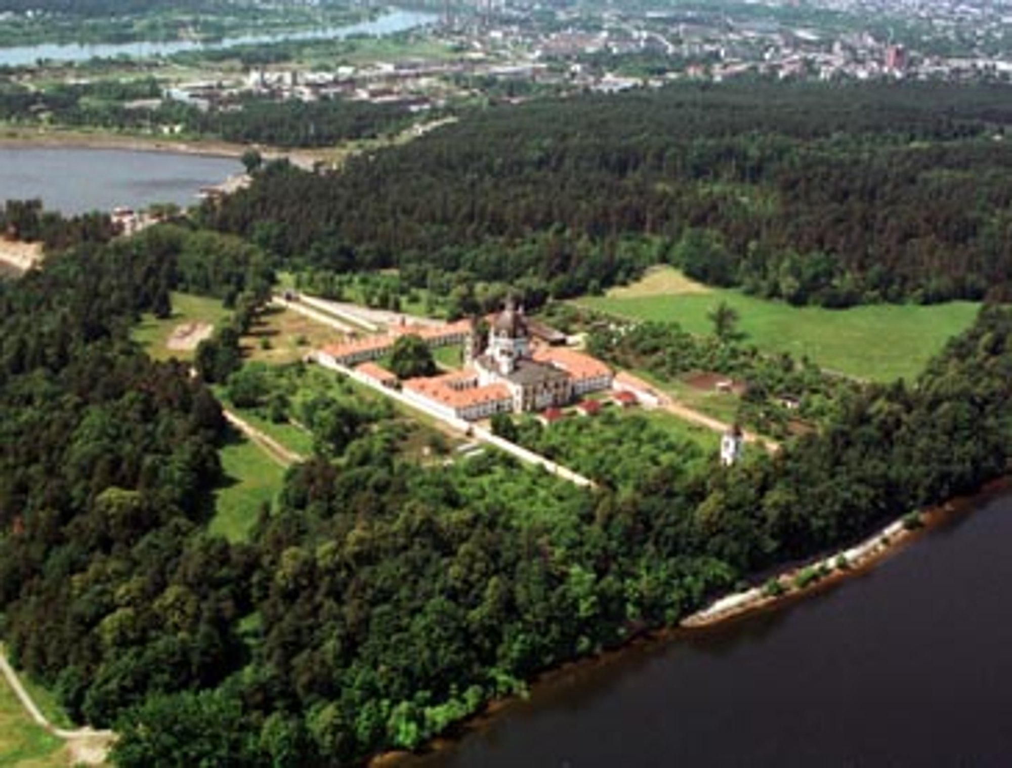 Nyksta unikalus Pažaislio vienuolyno ansamblis - Delfi kultūra