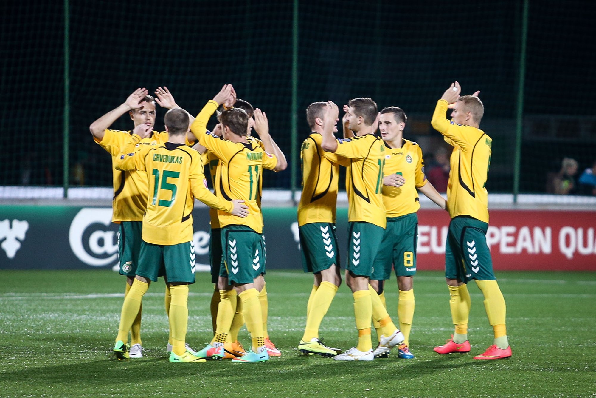 Lietuvos futbolo rinktinės rungtynes iš Vilniaus komentuos keliomis ...