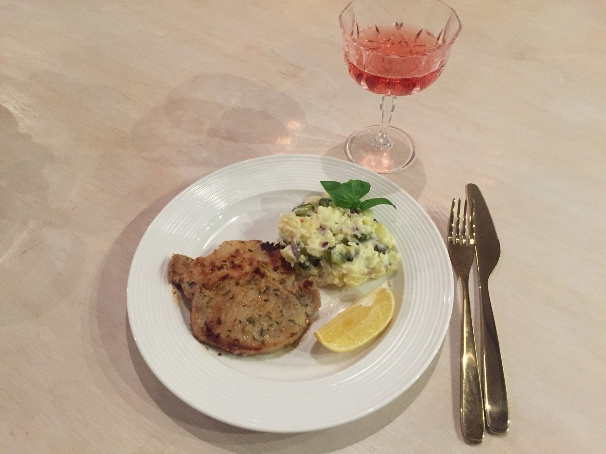 Karbonadas – gal ir nemadingas, bet visiems patinka: taip jį ...