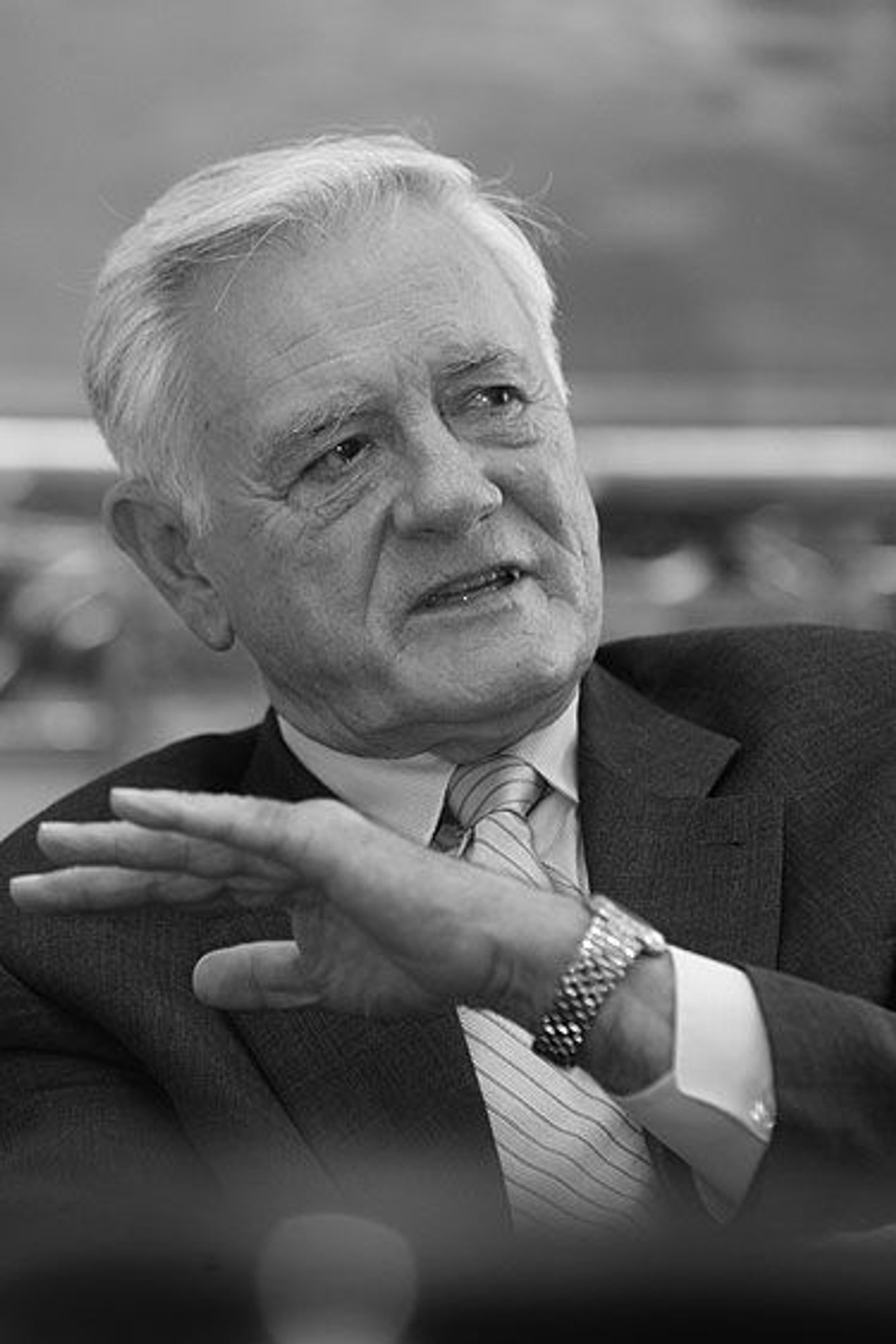 V.Adamkus nusivylęs teisėjų sprendimu išsimokėti priemokas - Delfi