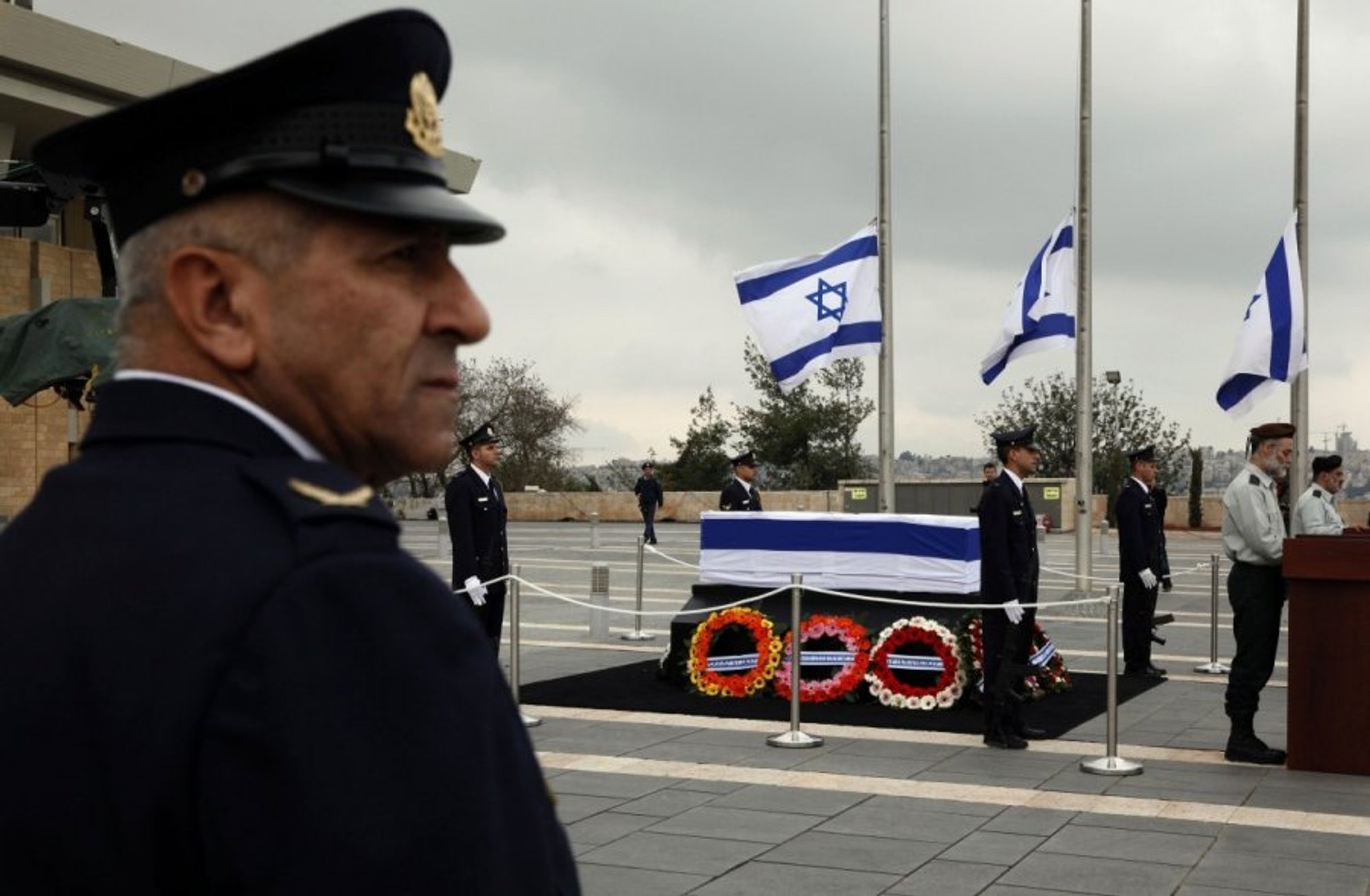 Izraeliečiai atsisveikina su A. Sharonu - Delfi