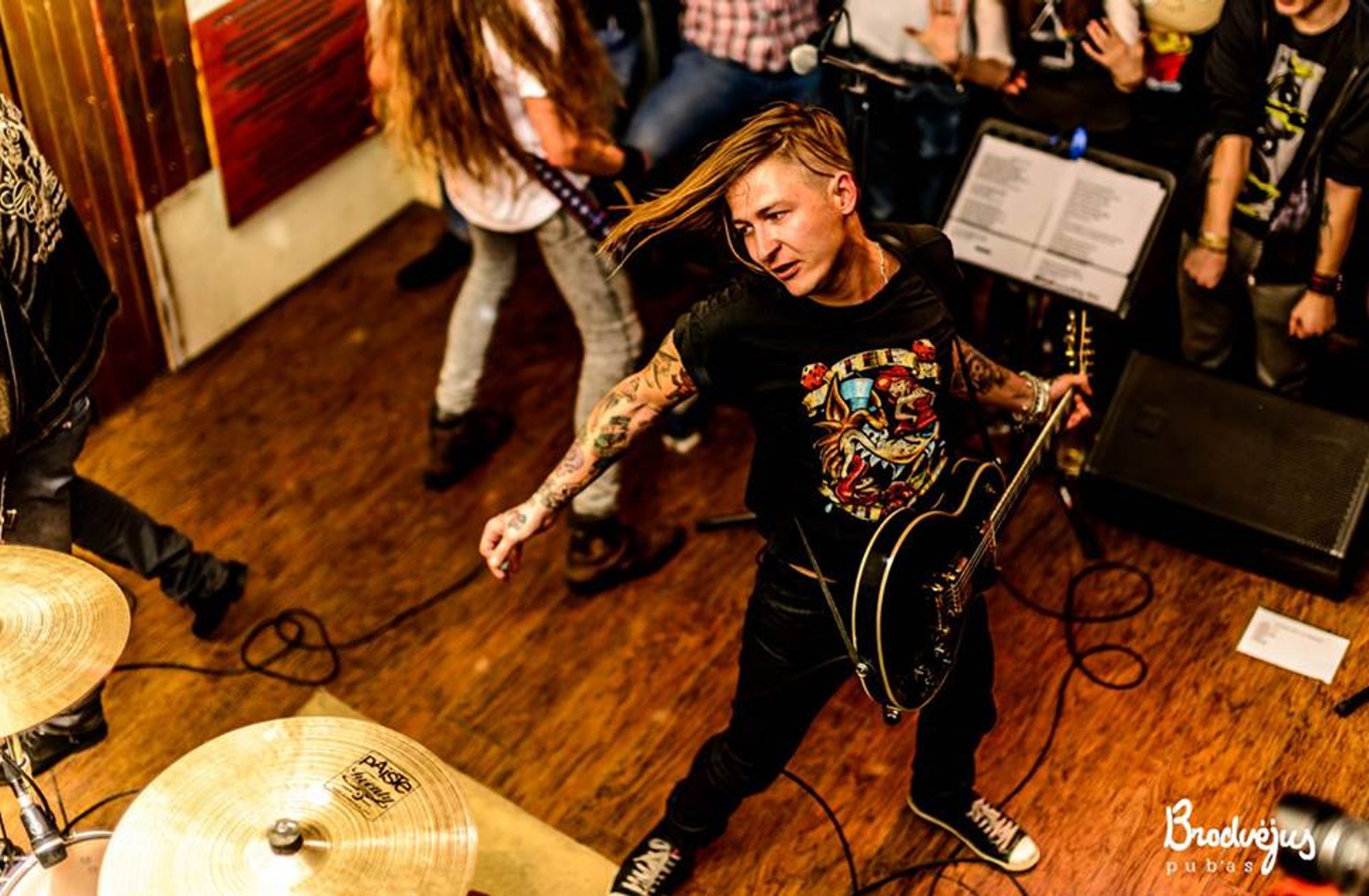 Roko muzikantas Hugis su grupe „Fire It Up“ pristato dainą „Memories ...