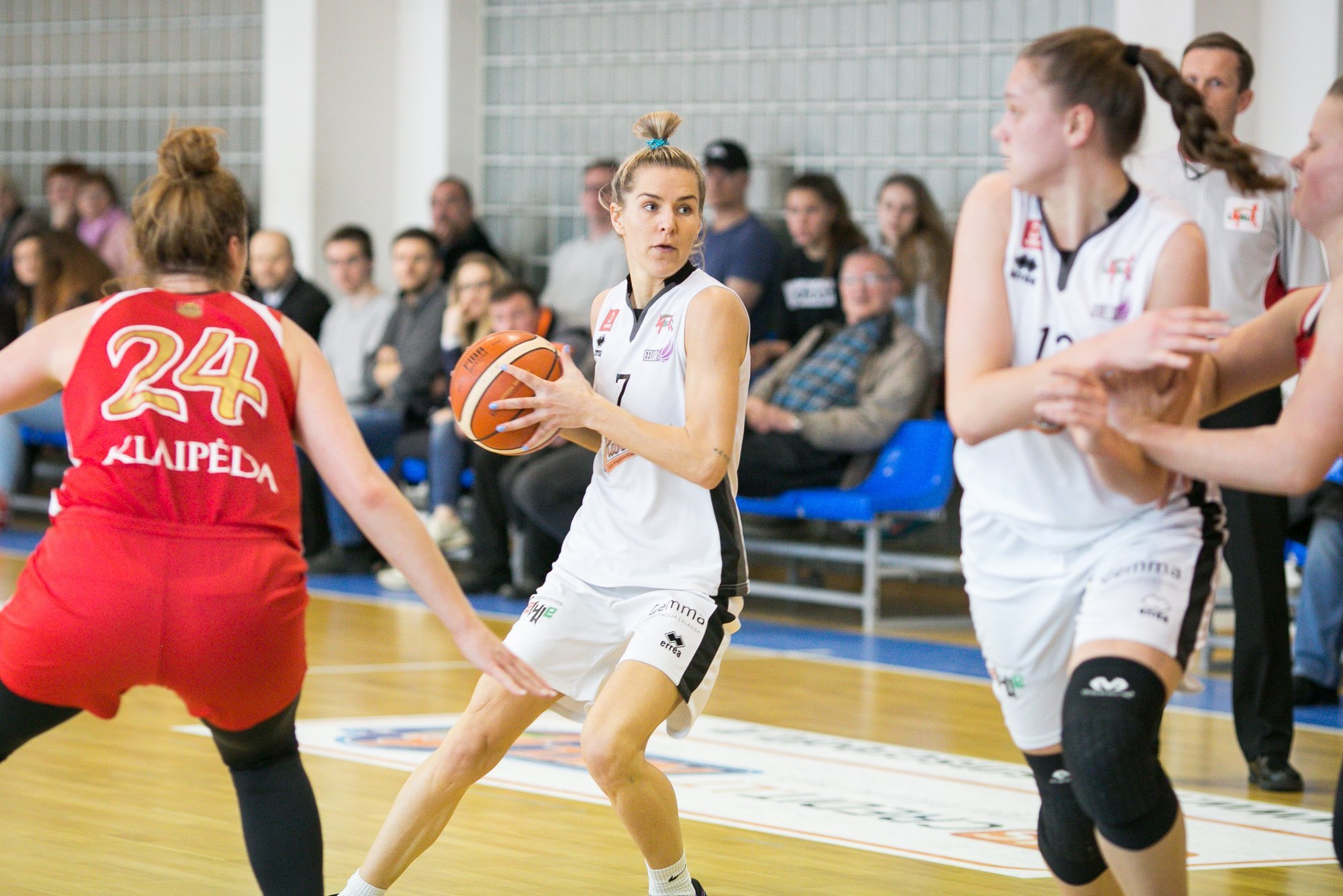 „Kibirkšties“ krepšininkės – per žingsnį nuo LMKL bronzos - Krepšinis.lt