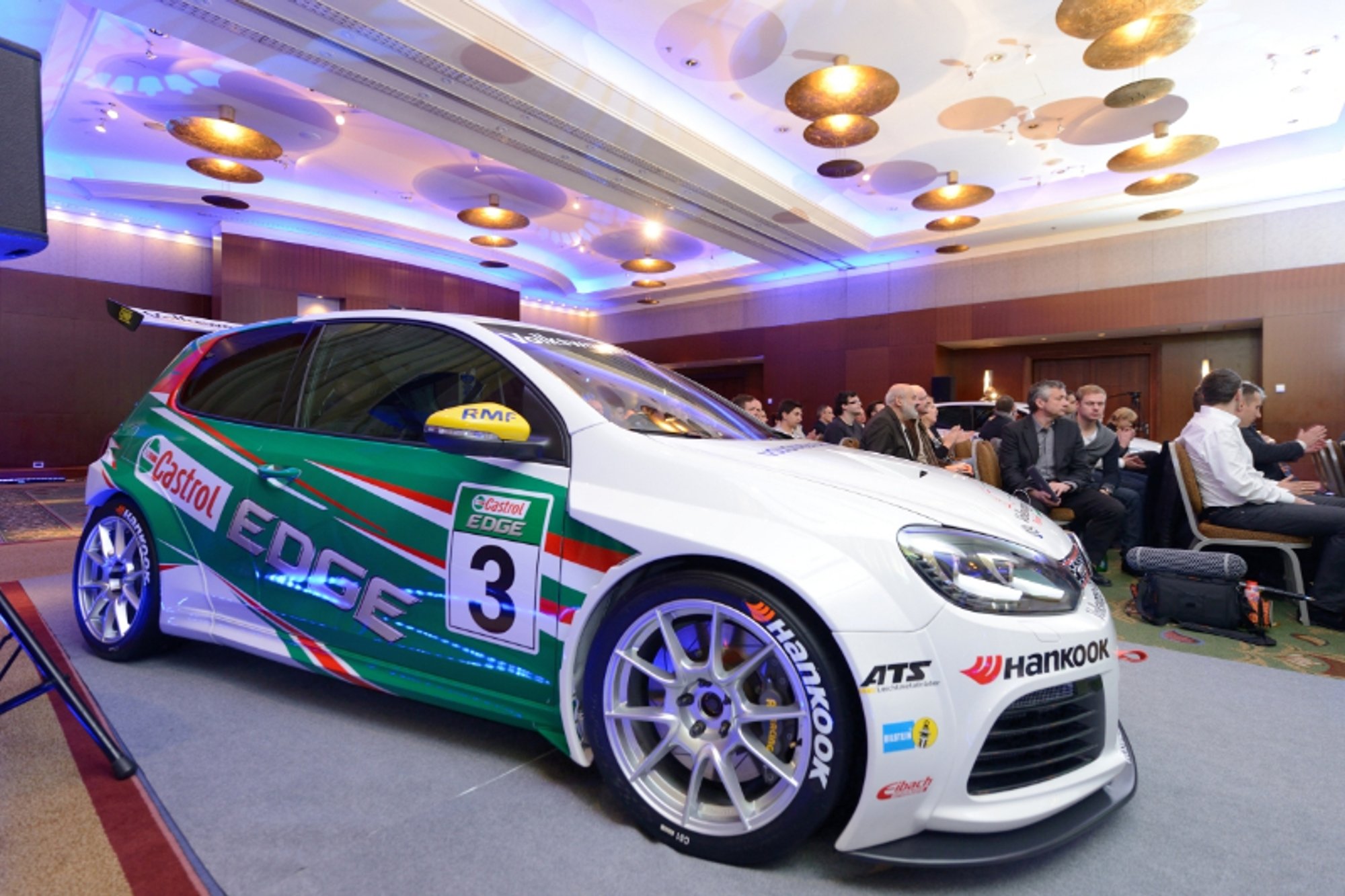 J.Gelžinis į „VW Castrol Cup“ lenktynes pakviestas kaip VIP vairuotojas ...