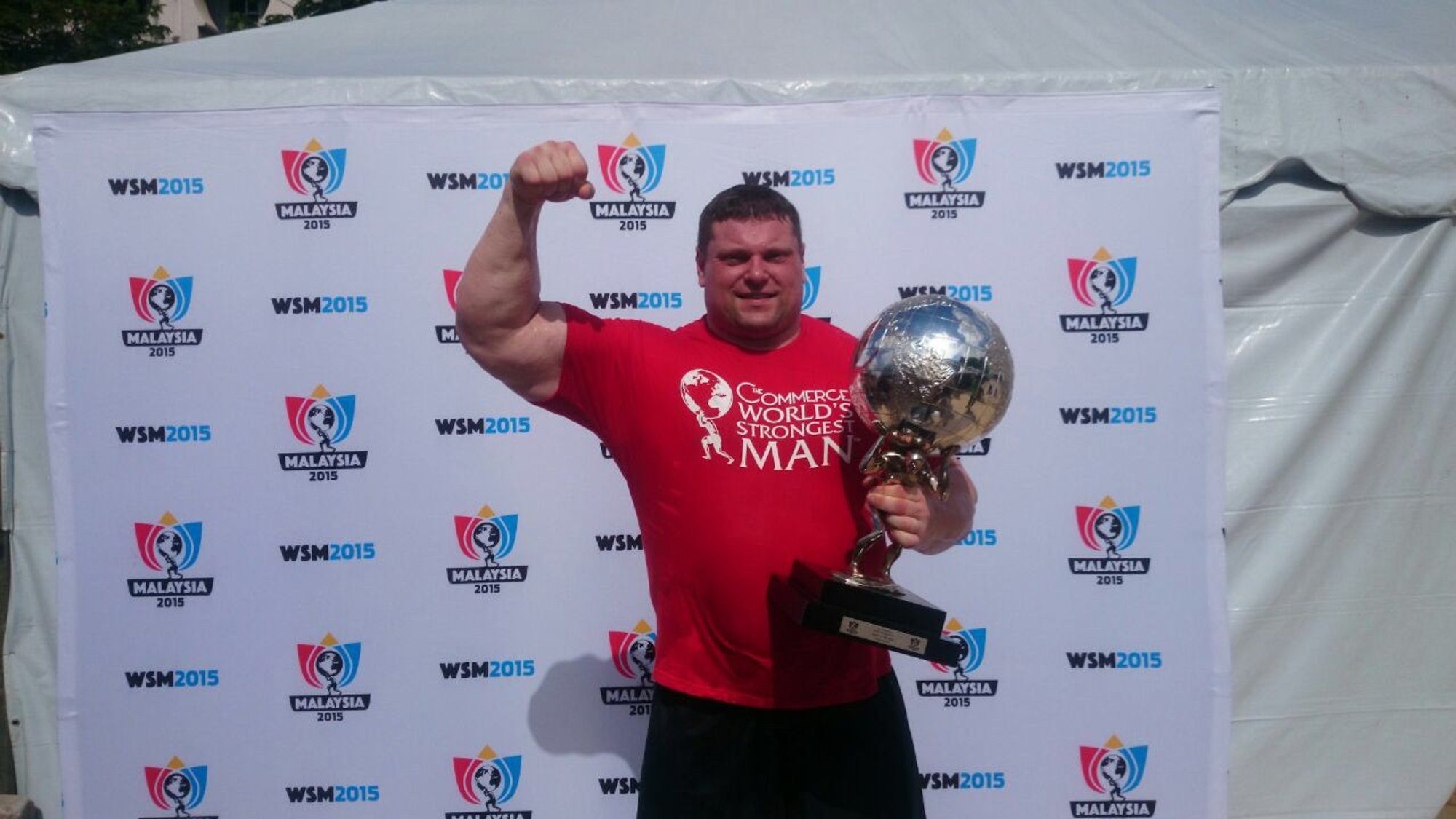 Pasaulio galiūnų čempionato lyderiu tapęs Ž. Savickas dramatiškai ...