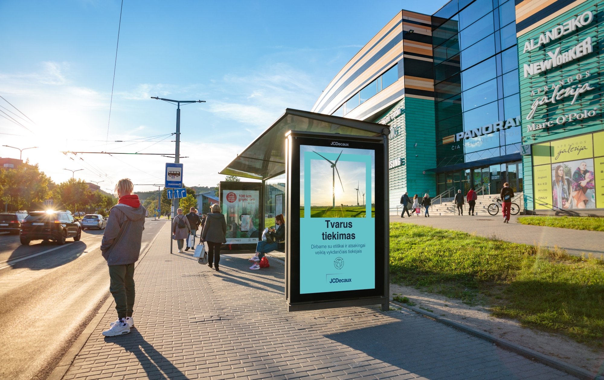 Pasaulinė lauko reklamos įmonių grupė „JCDecaux“ pajamas augino 20,8 ...