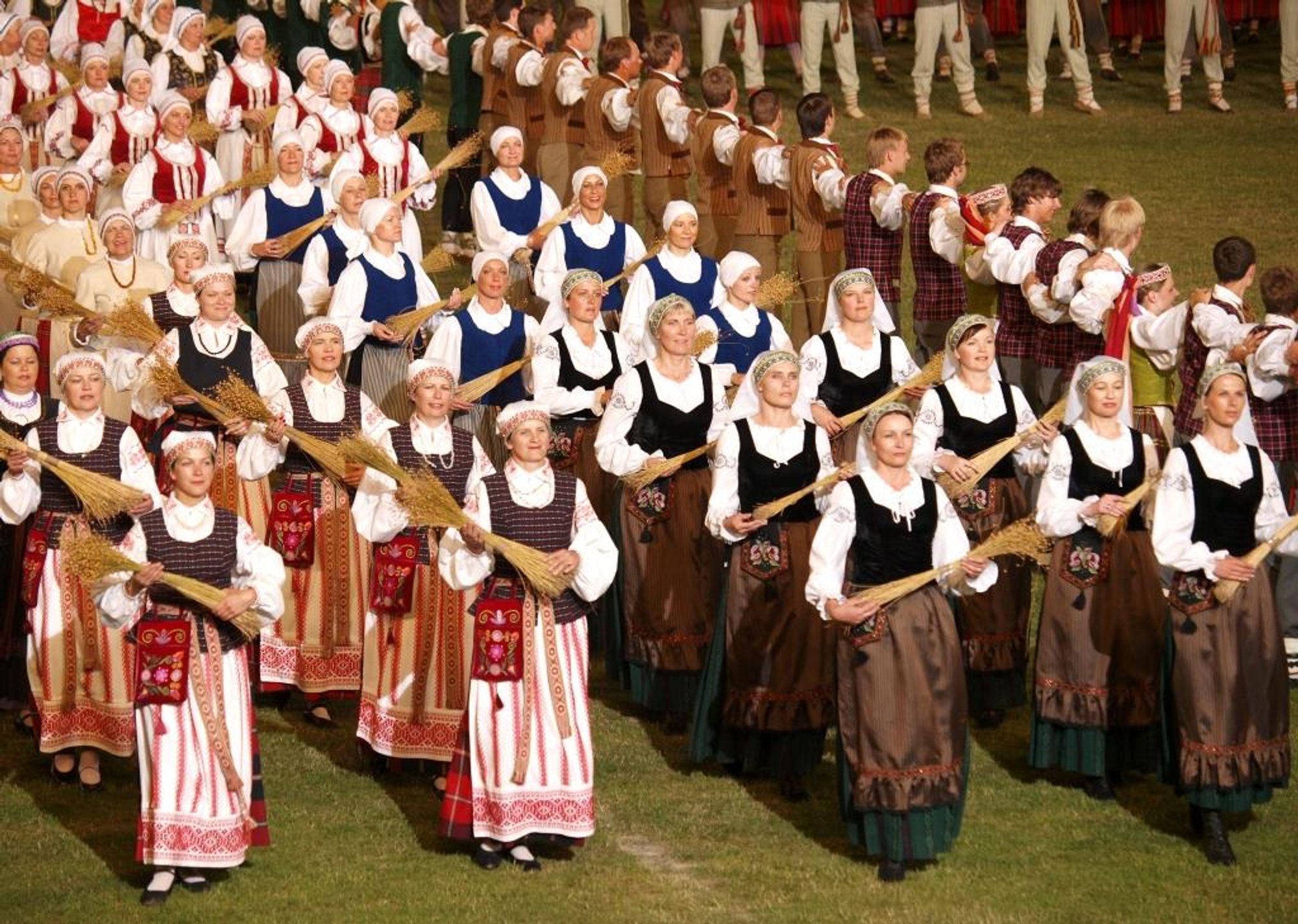 Folklore Day of Song Celebration 2014 to start with Bread Ritual - Delfi EN