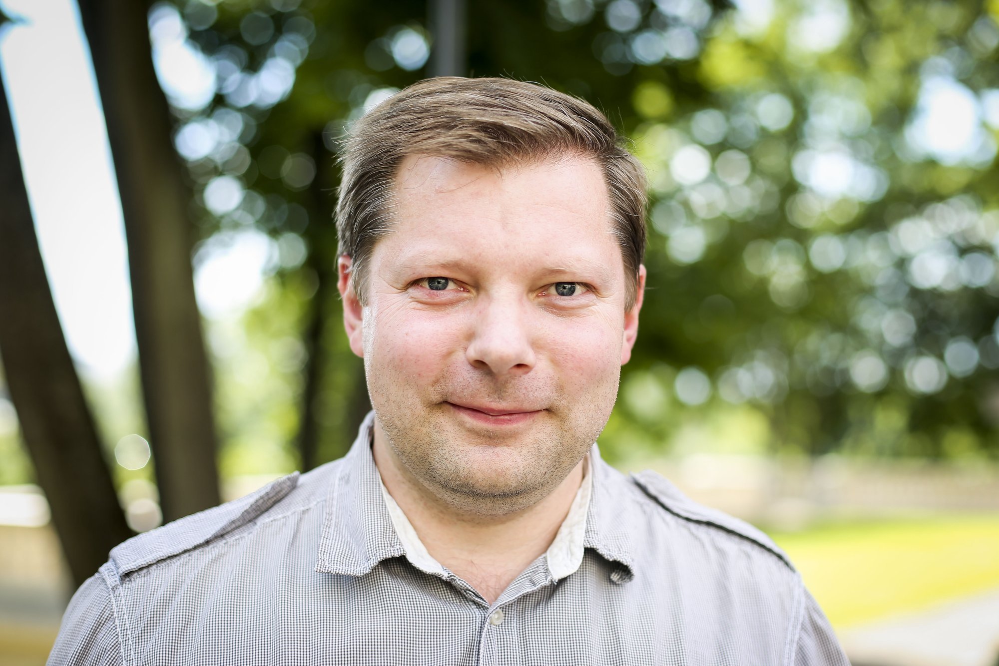 R. Kmitos romanas „Pietinia kronikas“ – Šiaulių šneka apie bachūrą iš ...