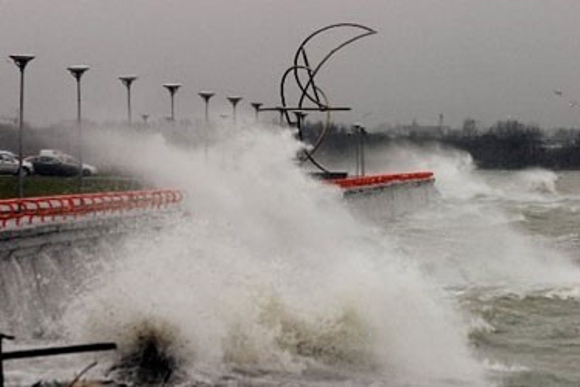 Dėl karščių Baltijos jūroje gali kilti uraganas - Delfi grynas