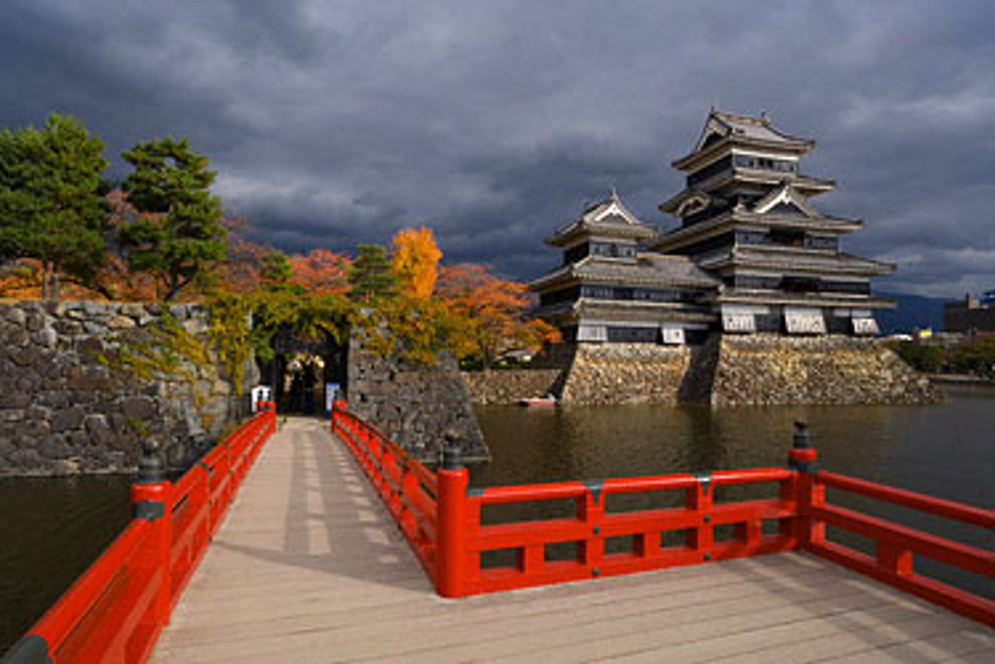Tekanti saulė ir besiliejantys gėrimai: Japonija ir alkoholis - Delfi ...