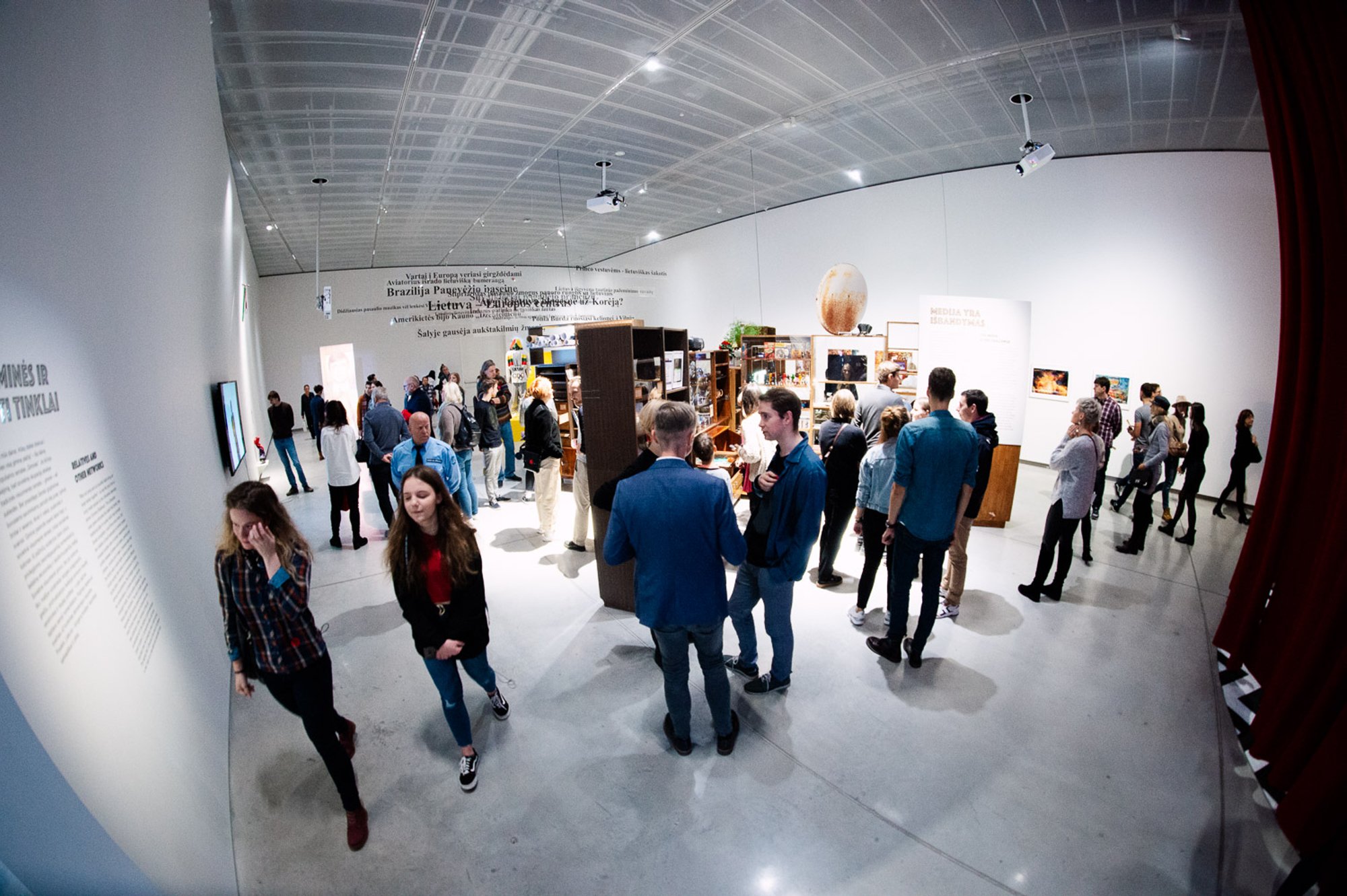 MO muziejus kviečia į parodos „Kaunas–Vilnius: nuversti kalnus ...