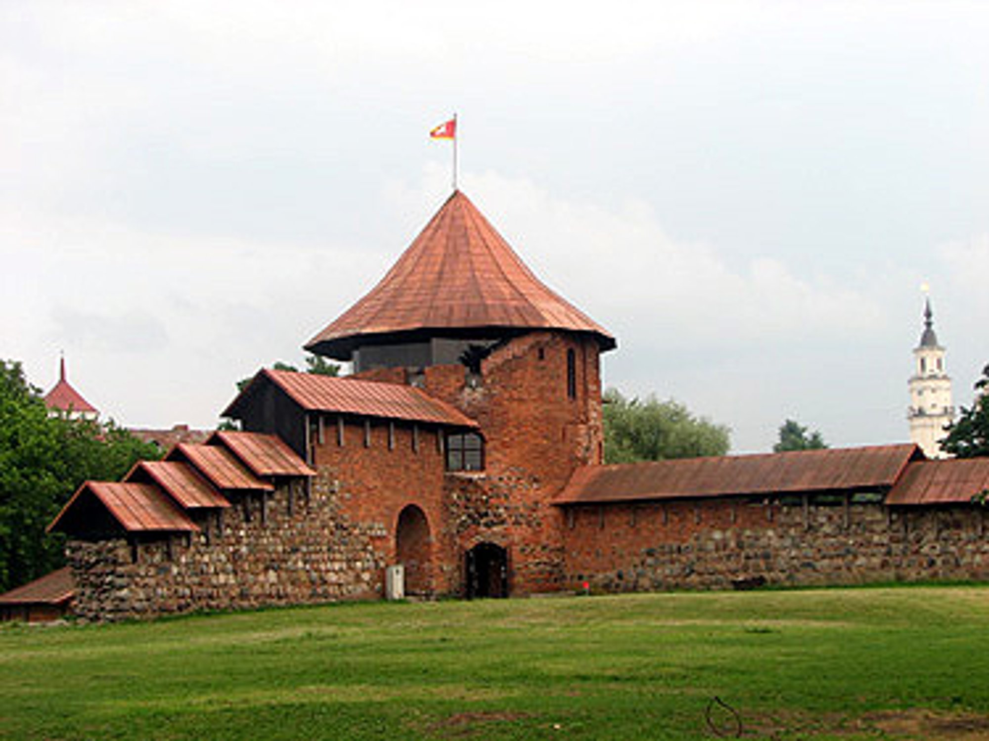 Kauno pilis turistus vilios viduramžių spektakliais - Delfi kultūra