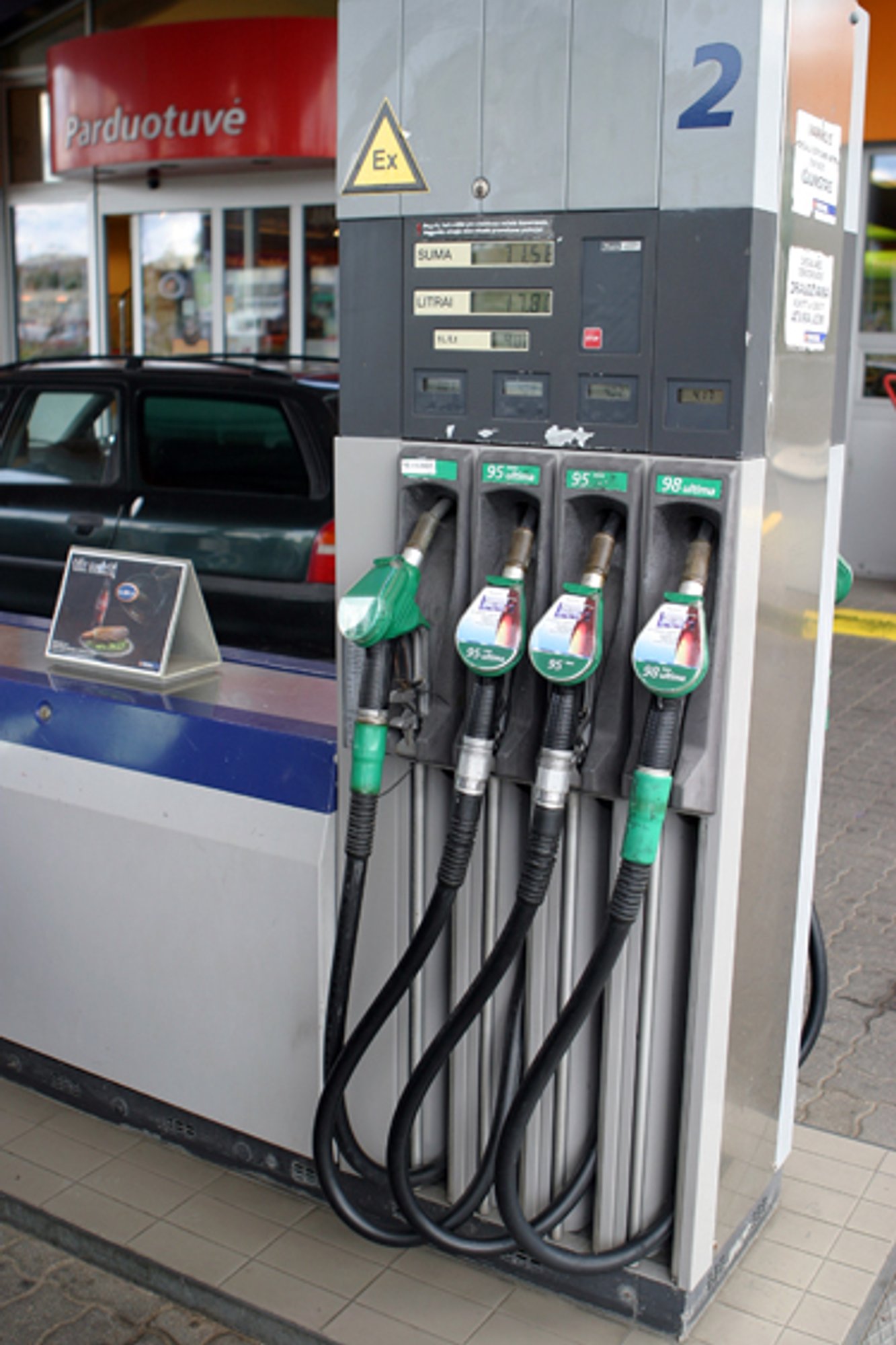 Pradėjo pigti degalai - Delfi verslas