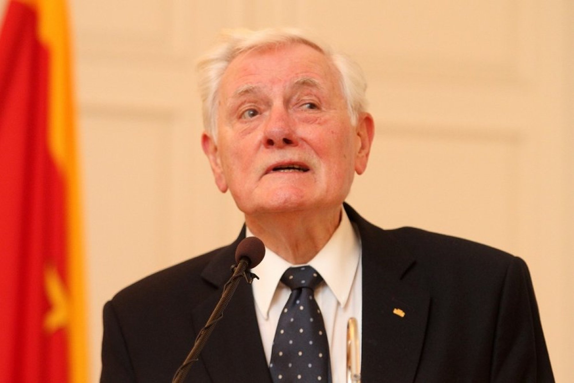 V. Adamkus: 90 proc. vėžio ligos sunaikinta - Delfi