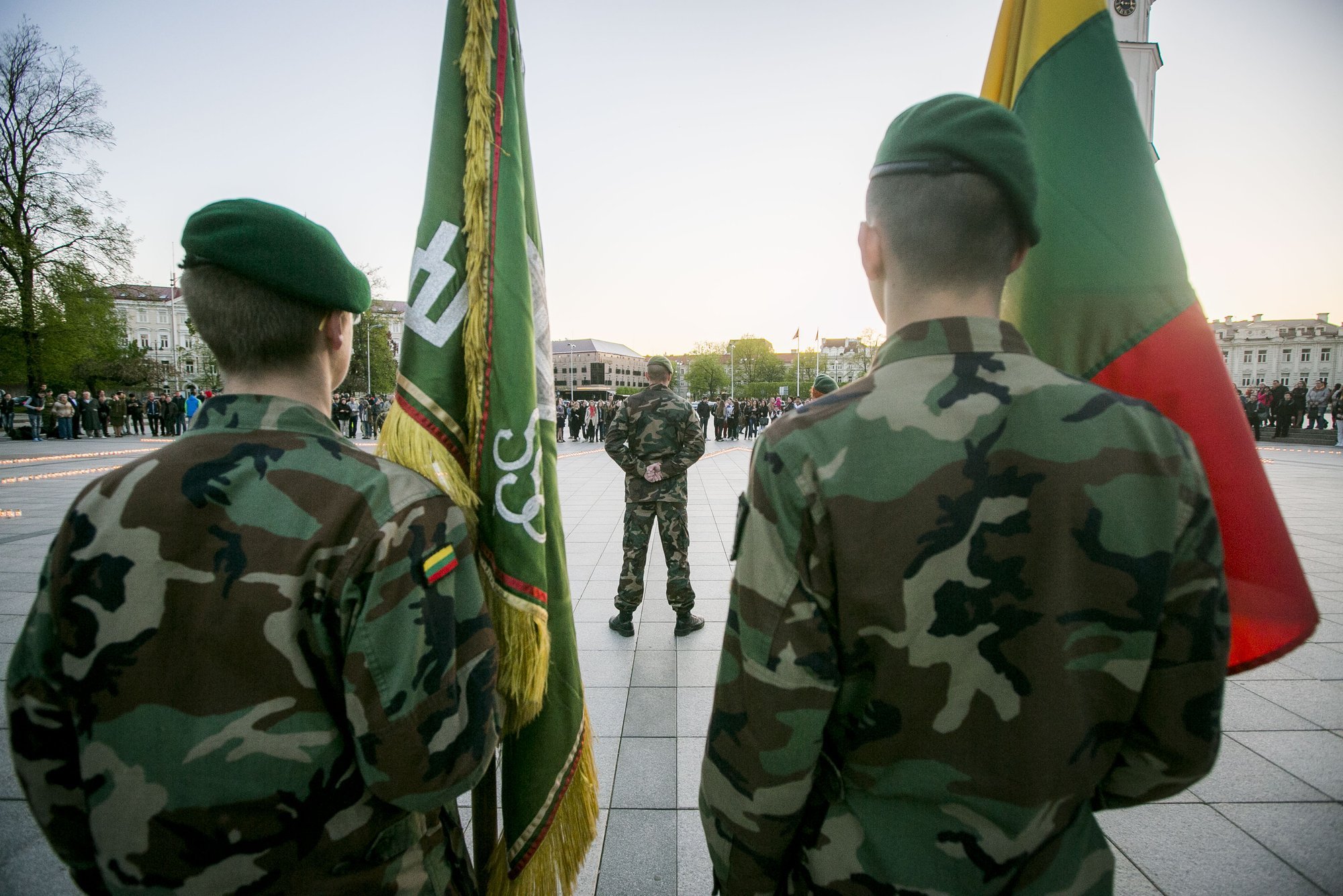 500 automatic rifles for Lithuanian paramilitary volunteers from ...