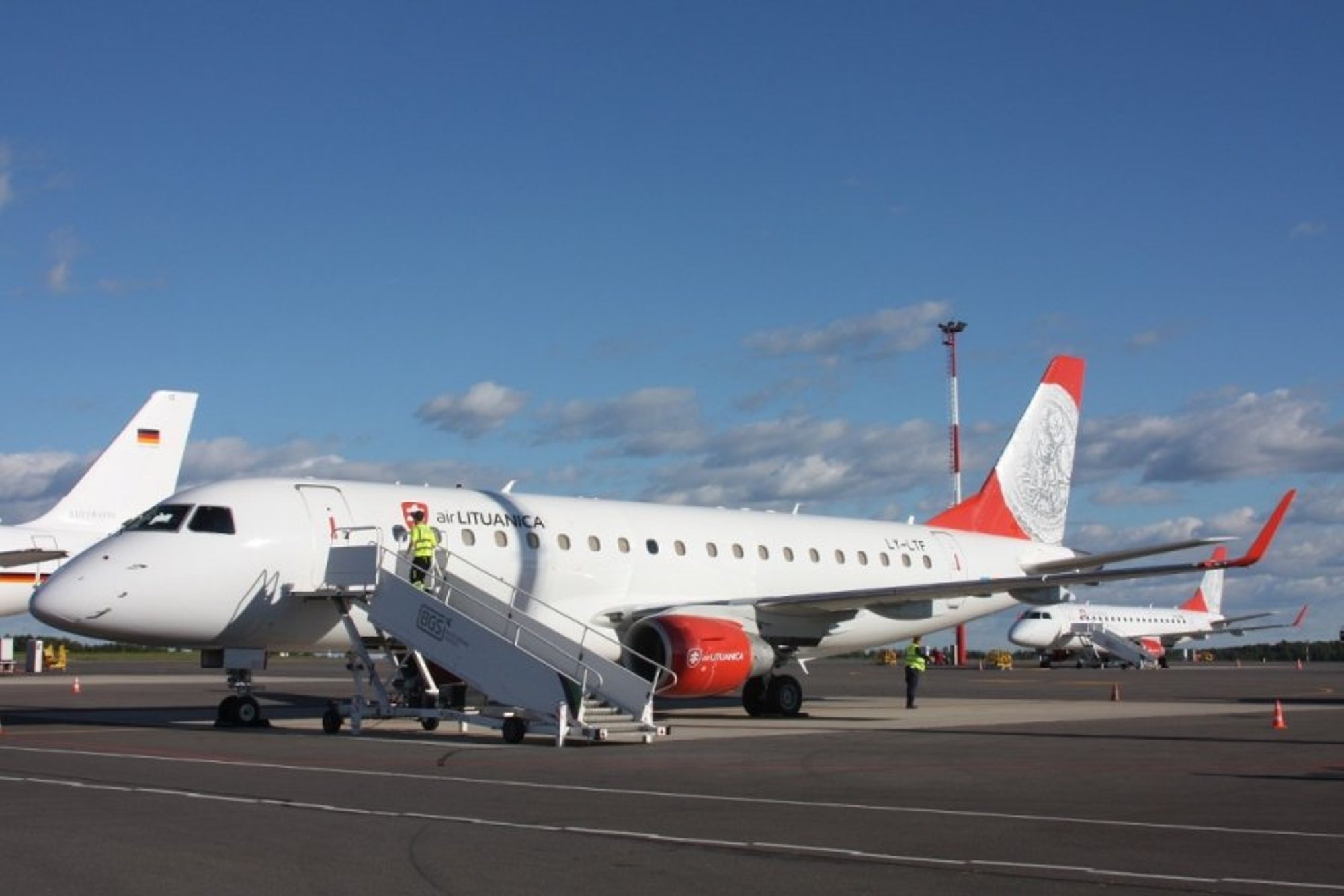 Vilniaus oro uostą pasiekė antrasis „Air Lituanica“ orlaivis - Delfi ...