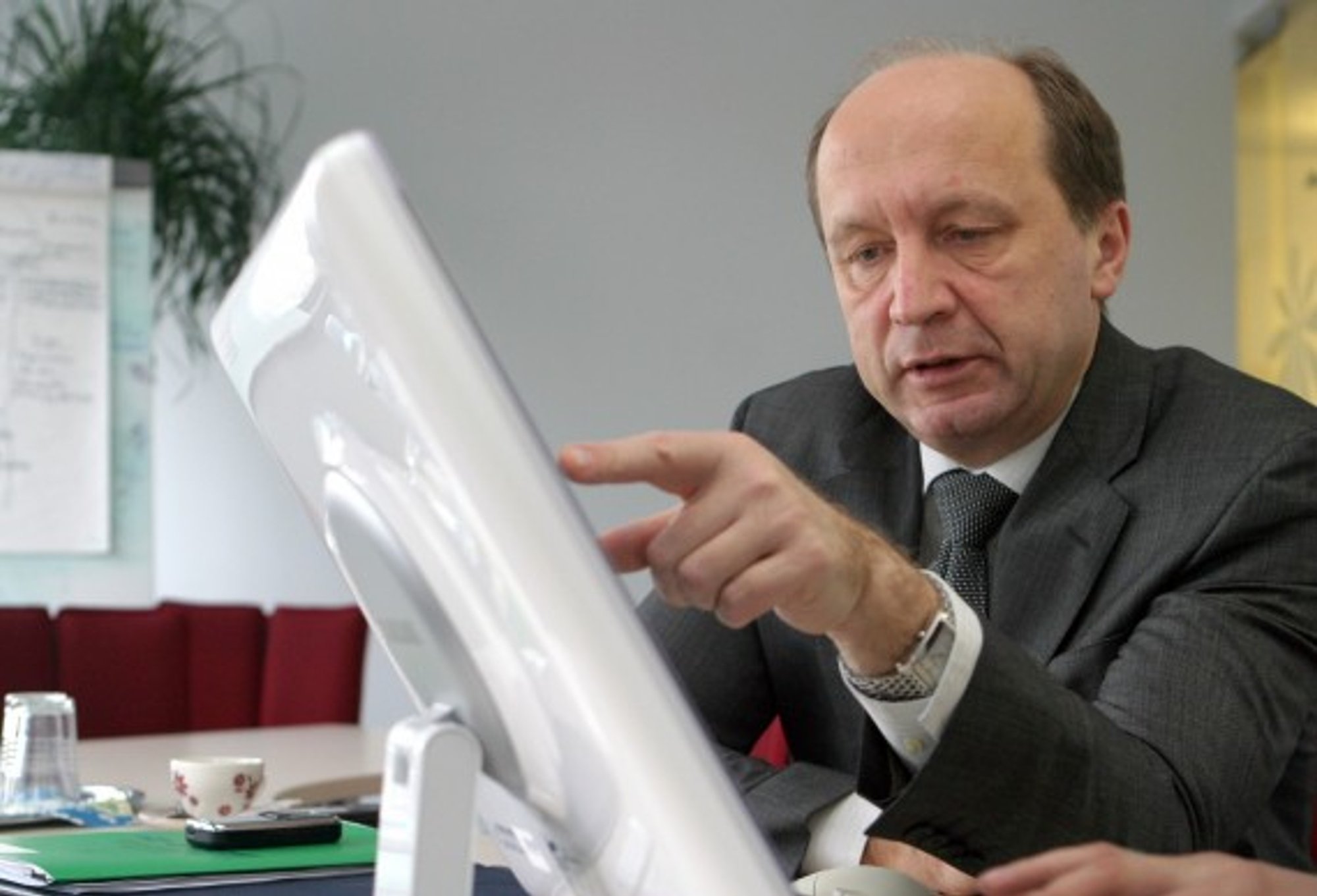 A.Kubilius: algas mažinsime diferencijuotai - Delfi