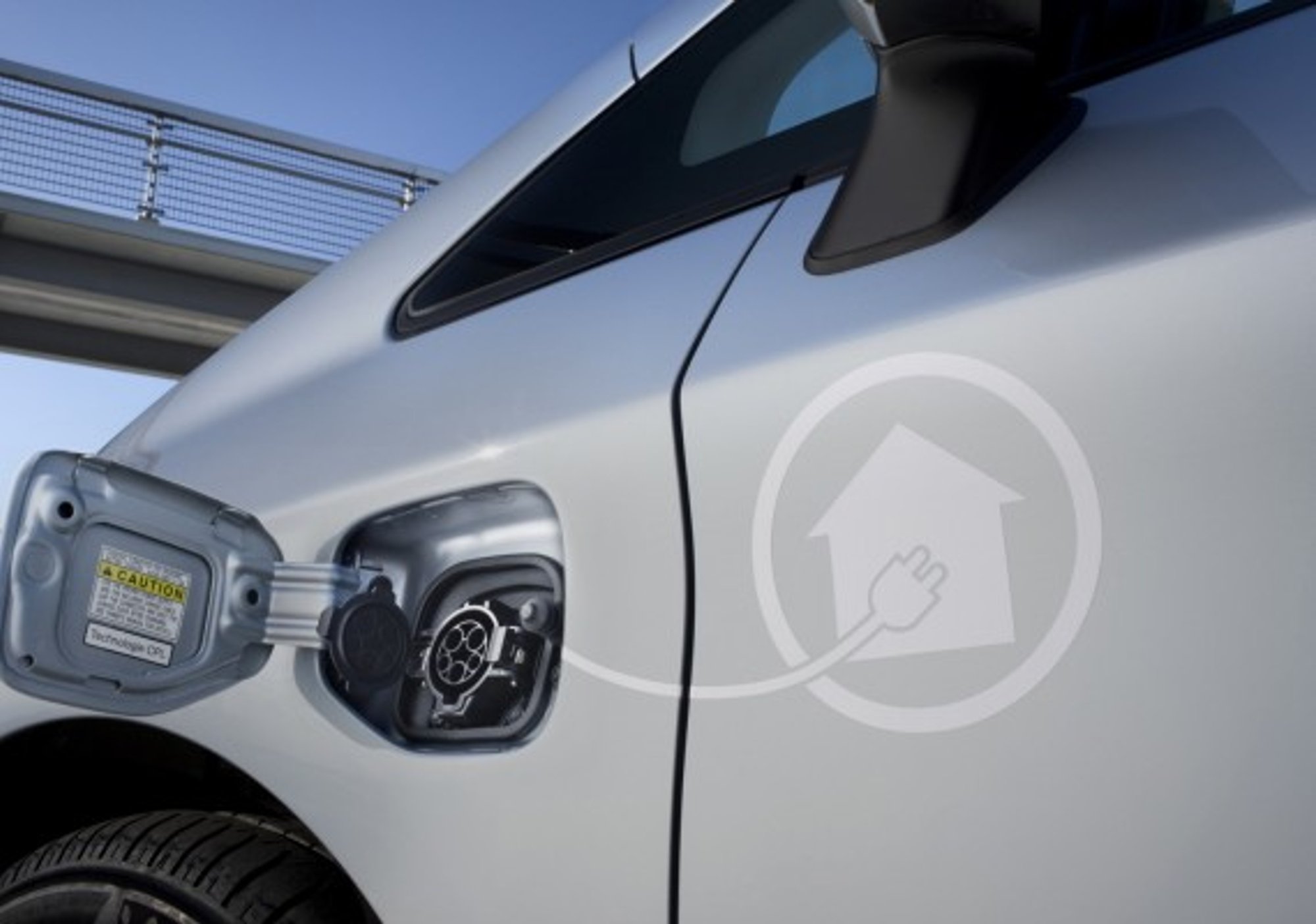 Lėtai judanti elektromobilių invazija - Delfi auto